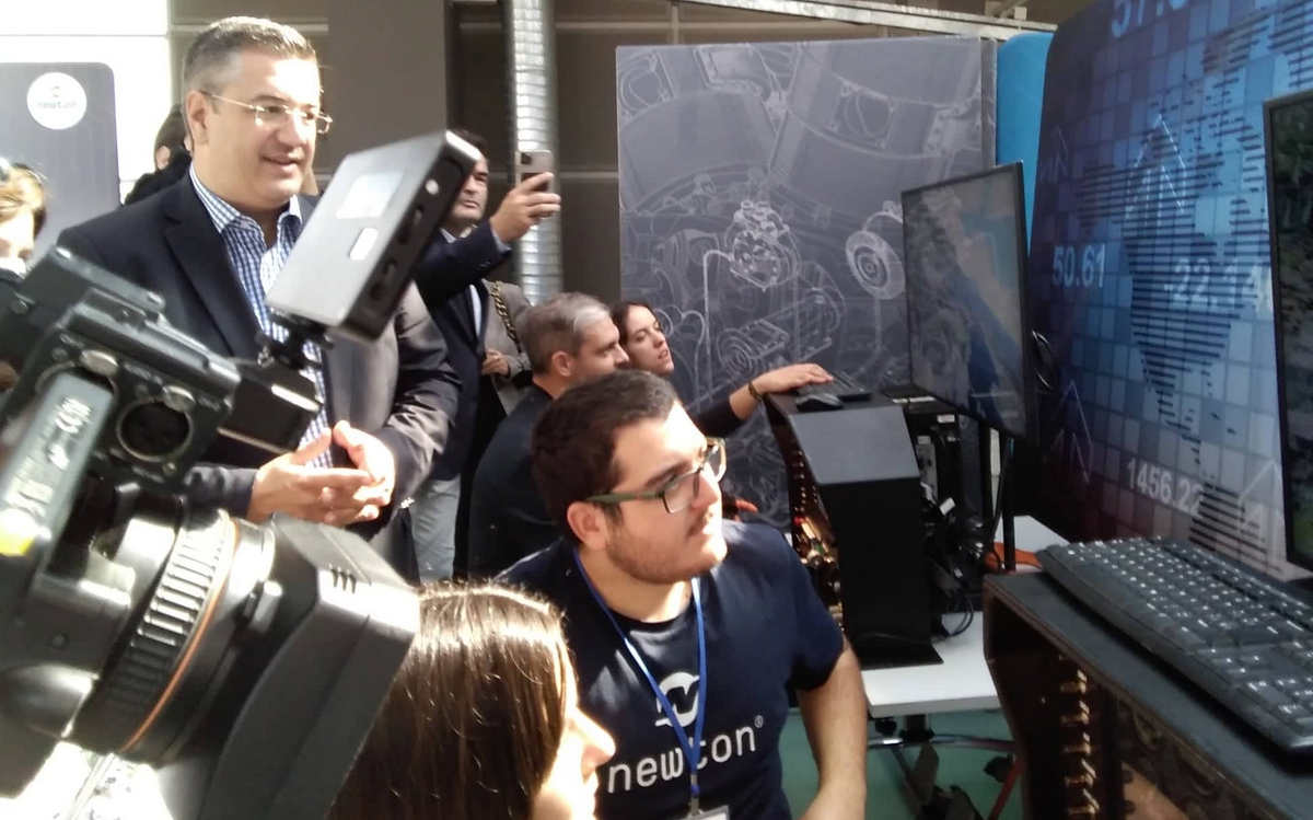 Ανοιχτή παρουσίαση του δωματίου επιστήμης-Newton room - Startup.gr